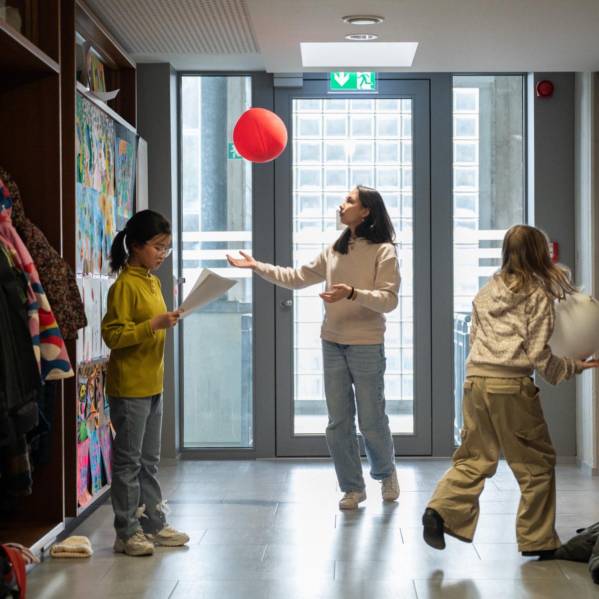 Rester assis, c'est du passé - La salle de classe devient active ...